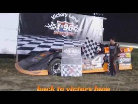 Travis Stemler's feature at I-96 motor speedway - YouTube