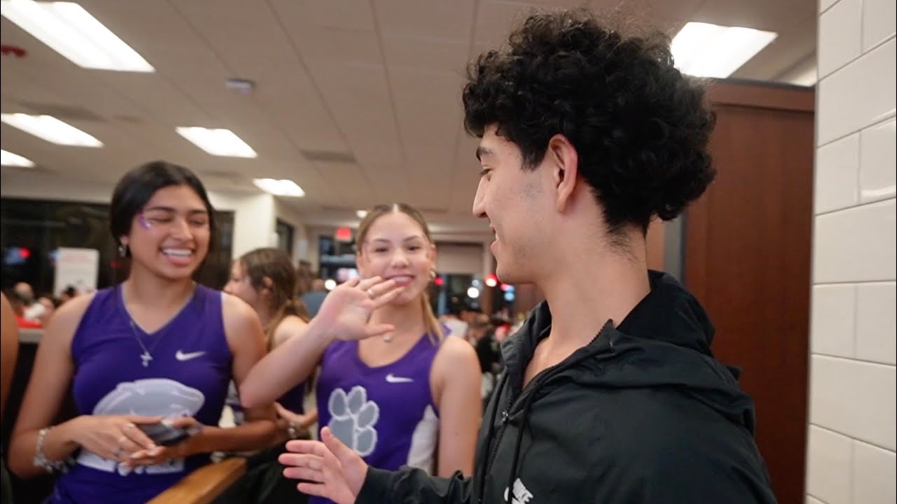 Lil bro Rizzes up an entire Track Team - YouTube