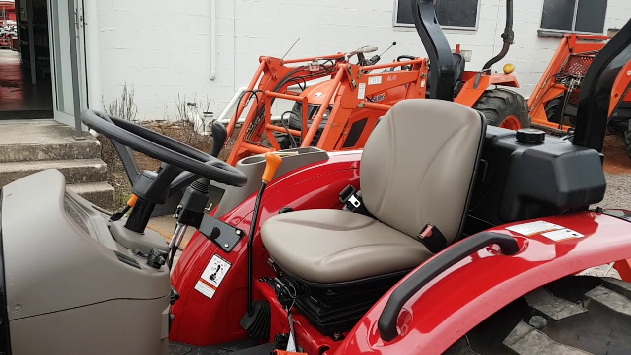 Case IH Farmall 50B walk around - YouTube