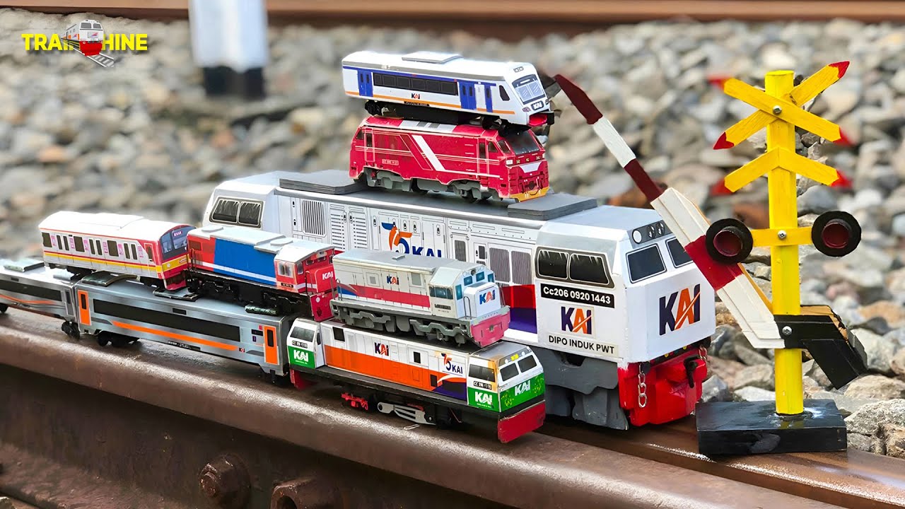 Drama Kereta Api RC Anjlok Tabrak Loko CC206 & CC201 Vintage di ...