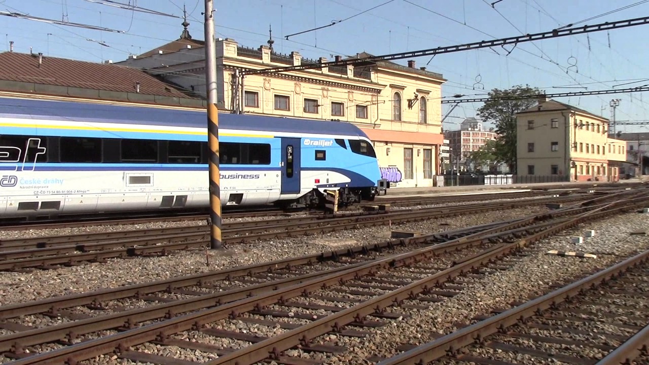 Vlaky Brno - YouTube
