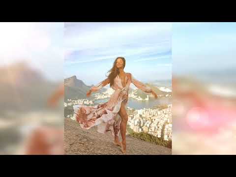 Aline Riscado VS Flay