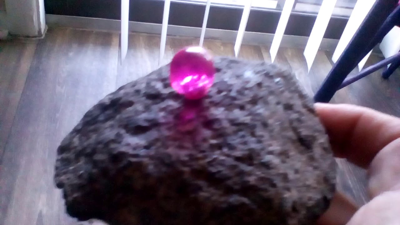 Meteorite found in Colorado Cemetery - YouTube