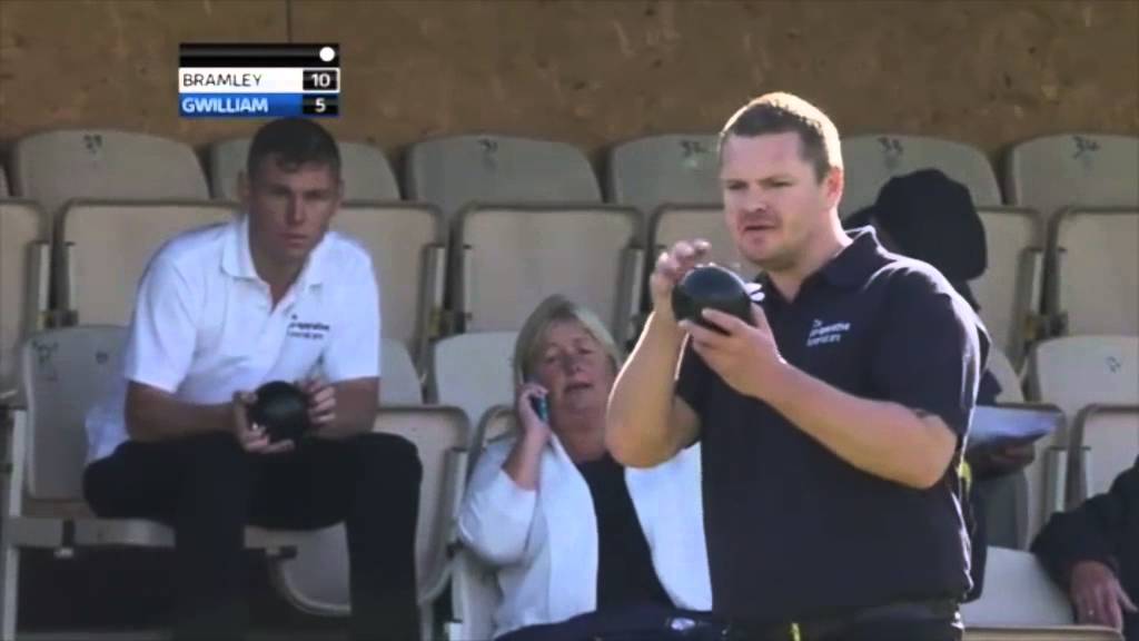 Waterloo Bowls Back On TV Jamie Bramley V Gareth Gwilliam - YouTube