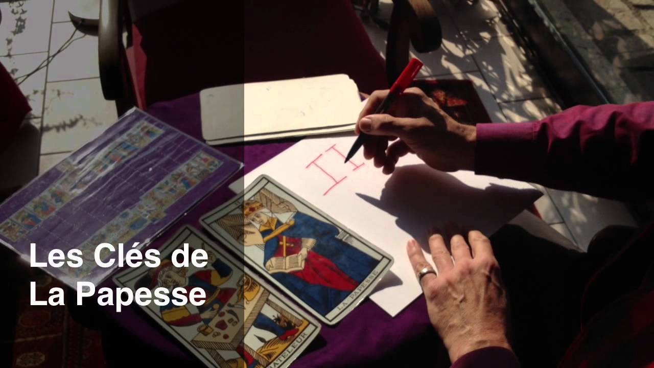 Marcel Picard : Les Arcanes du Tarot : 2/22. La Papesse - YouTube