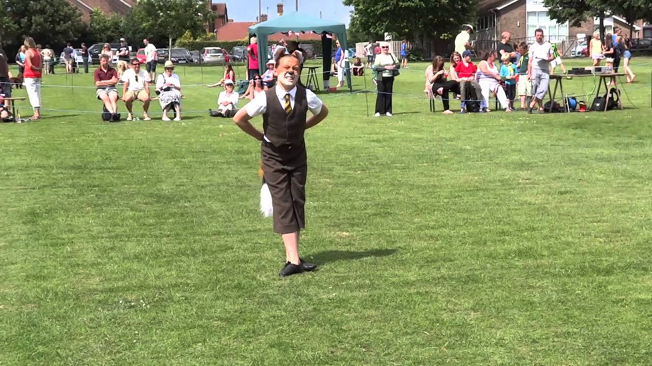 Deborah Lamb dancers_The Incredible Mr Fox - YouTube