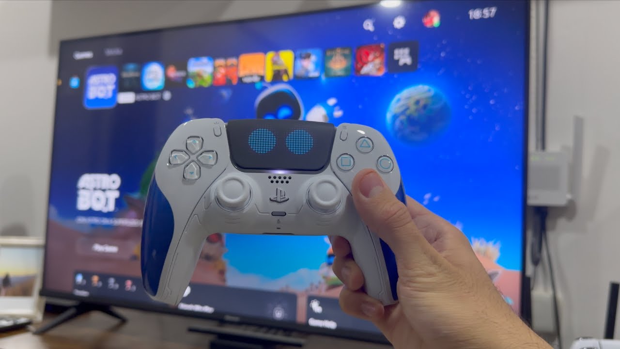 Astro Bot! (Game + Controller Unboxing) - YouTube