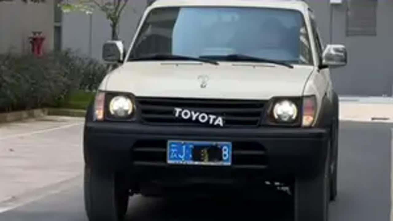 LC95如果你愿意忽略它的粗糙，它会用钢铁之躯回报你最长情的陪伴, 但若你追求体面与舒适，它注定让你意难平。霸道 老车修复 内饰翻新匠心制作 ...