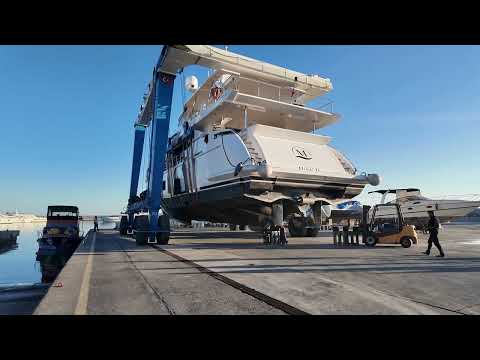 Mersin Marina - 160 Ton Travel Lift Operasyonu