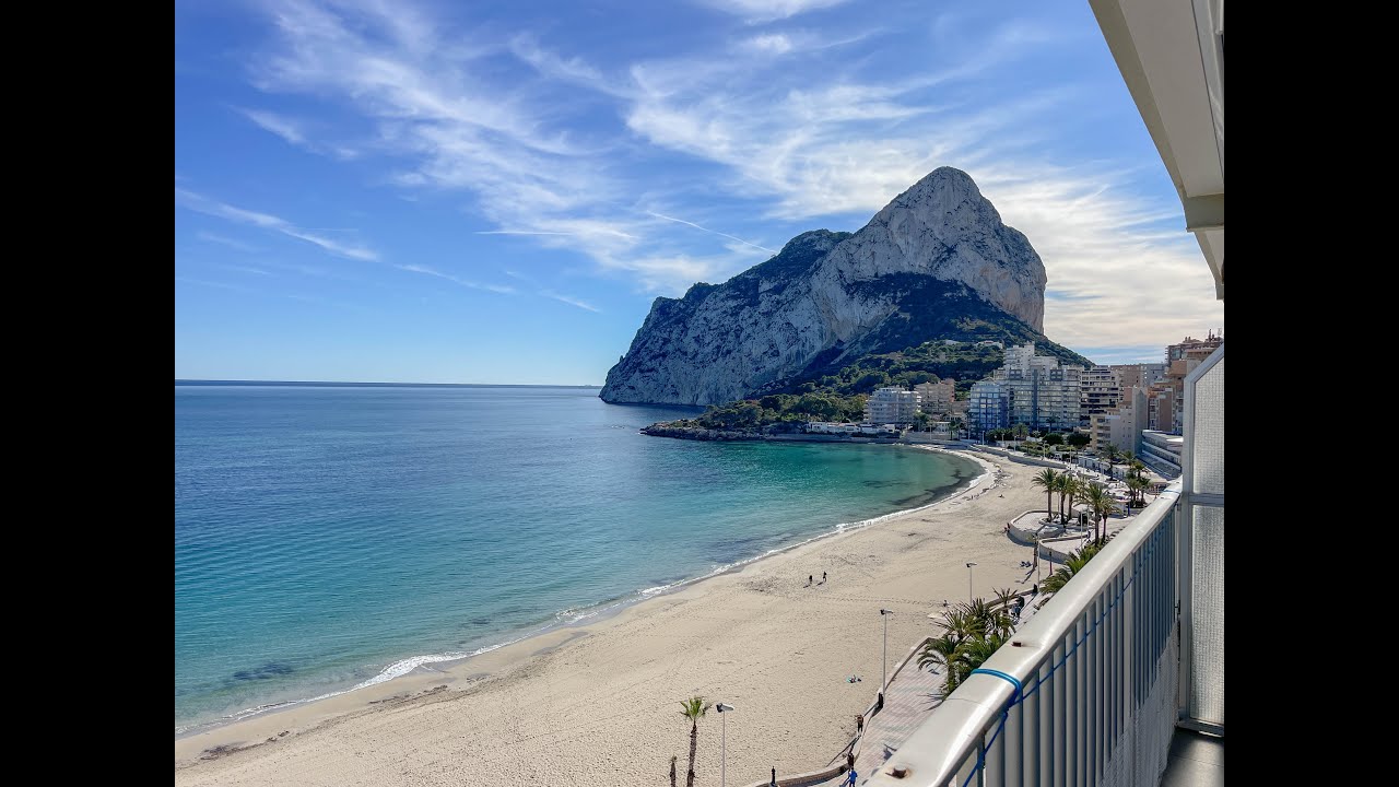 Apartamento reformado en primera línea de playa en Calpe - YouTube