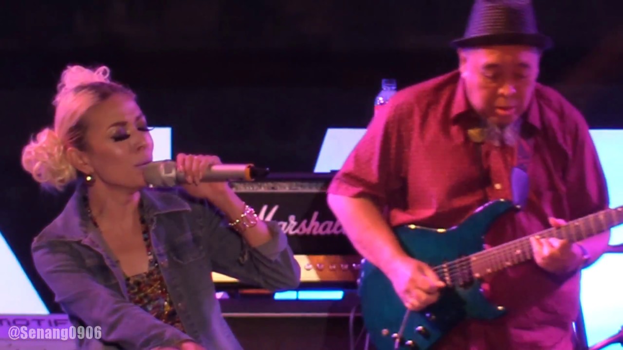 Syaharani - Arisan Hujan @ Prambanan Jazz 2017 [HD] - YouTube
