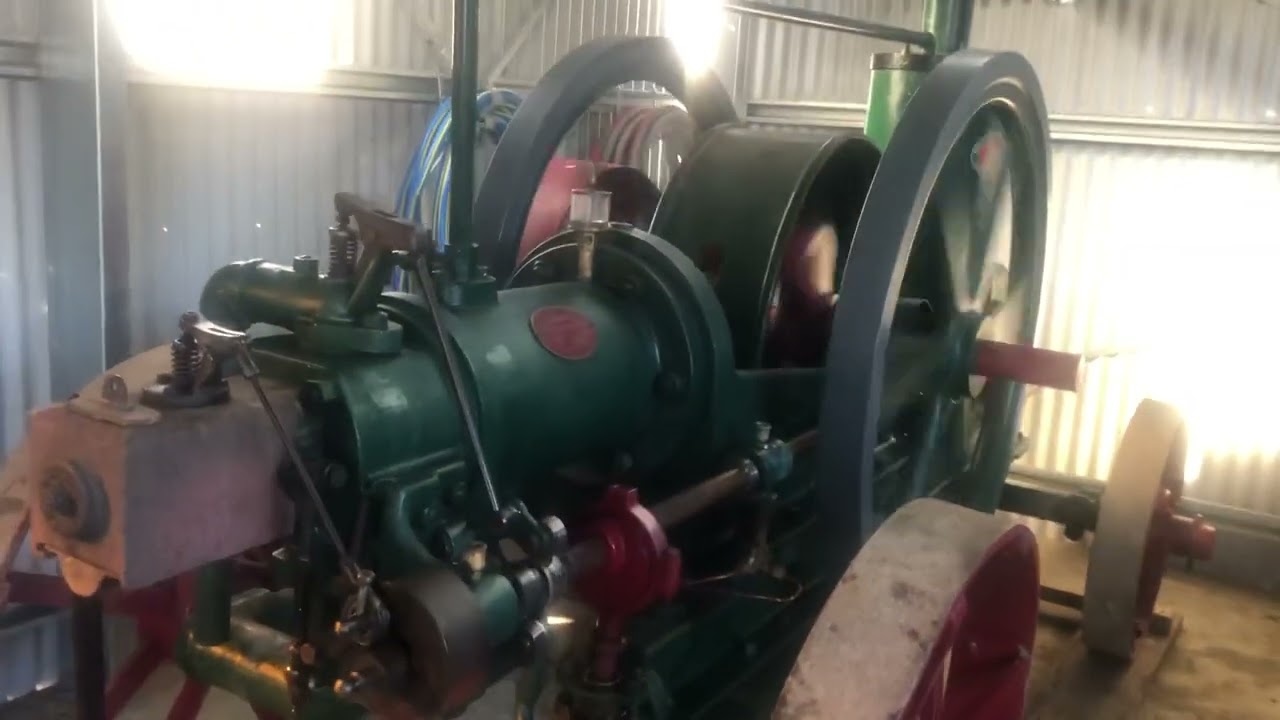 Austral Oil Engine 8.5Hp. - YouTube