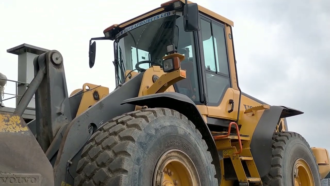 VOLVO loder looks - YouTube