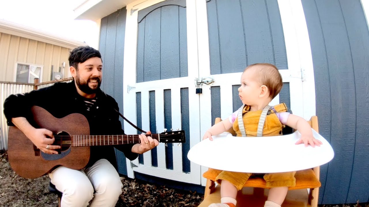 The Roseline sings to a baby - YouTube