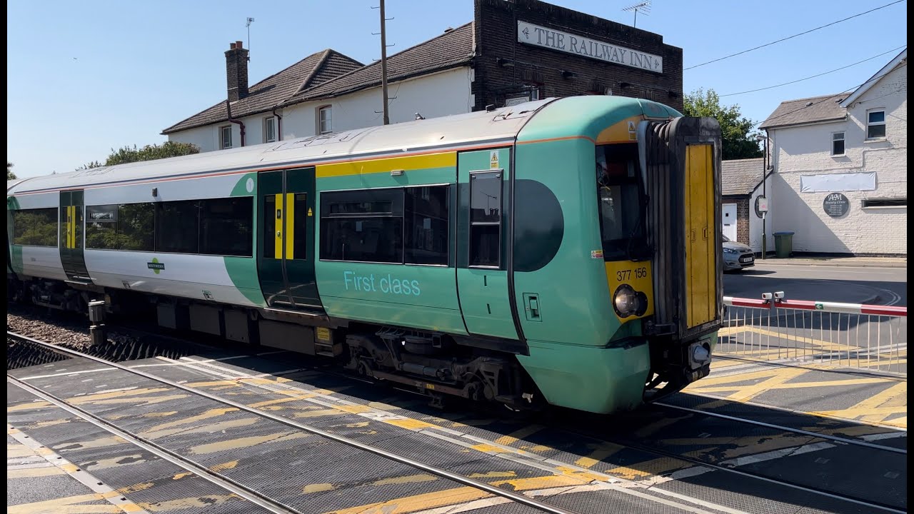 Southern Railway Train ( Class 377 ) 4K Video - YouTube