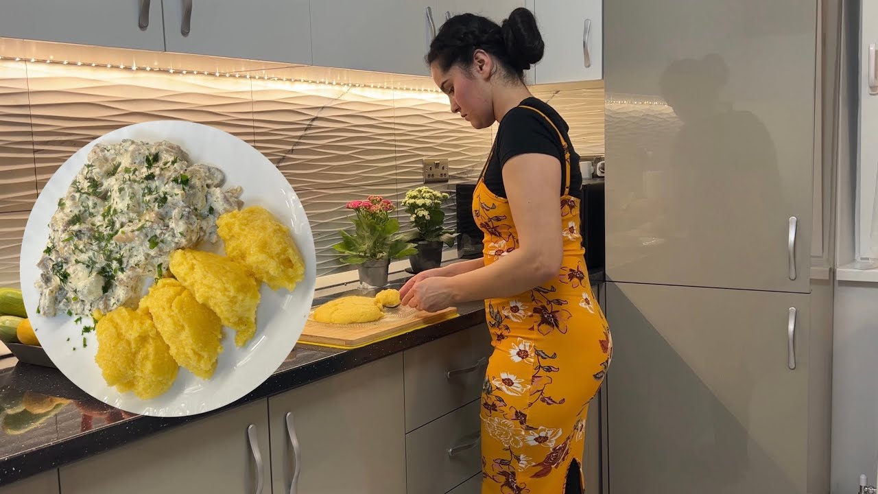 Savory Chicken in Sour Cream Mushroom Sauce🍄🥘👌 - YouTube
