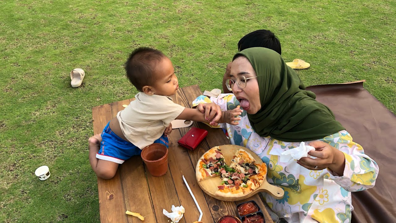 The Olive Branch Taman Dayu Pandaan, Pasuruan by Rustic Market - YouTube