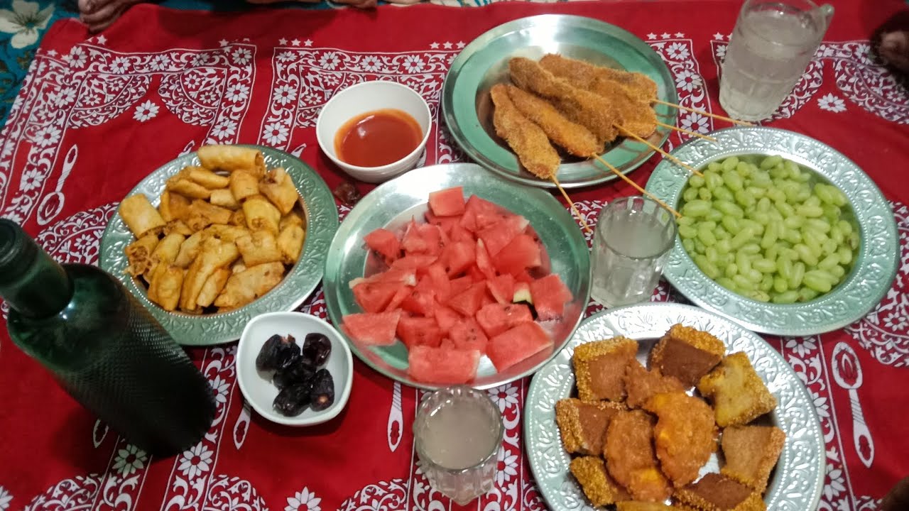 Ramzan 4th roza saher & iftaar routine..... unique bread pakoda. - YouTube