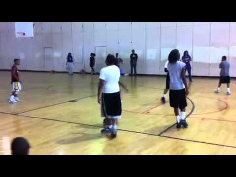 Boy hits a nice crazy 3 pointer in tall girls face - YouTube