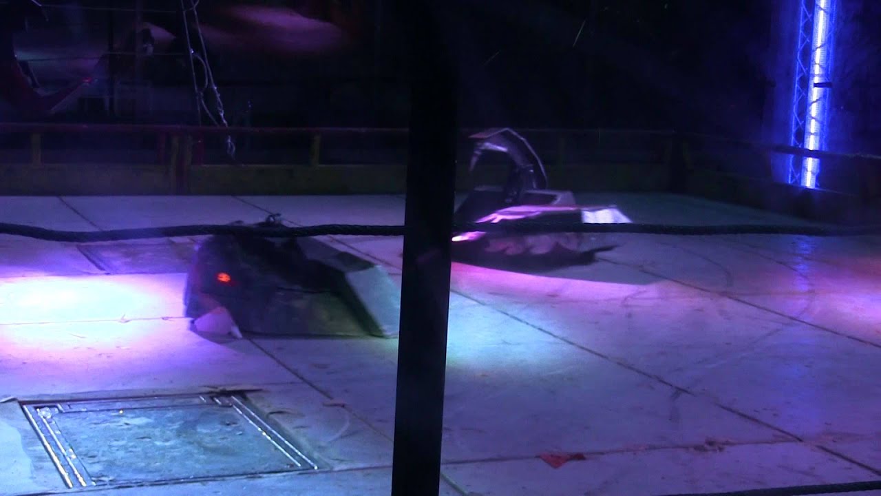 Robot Wars Newport 2014 - TX-109 vs DTK vs Rattler - YouTube