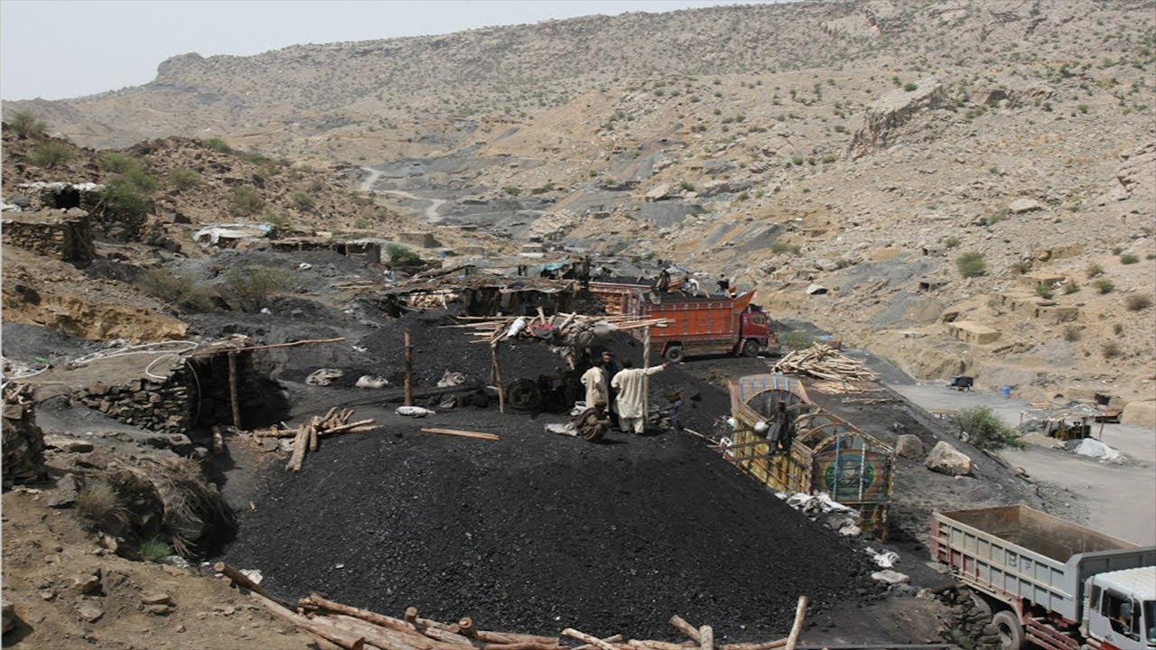 MUCH A COAL MINING TOWN IN BOLAN DISTRICT, BALOCHISTAN - YouTube