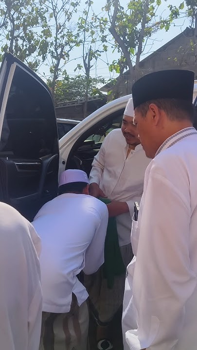 Ahlan wasahlan KH Kholil As'ad di pernikahan Gus Ubaid dan neng asiyah #shortsvideo #viralshort ...