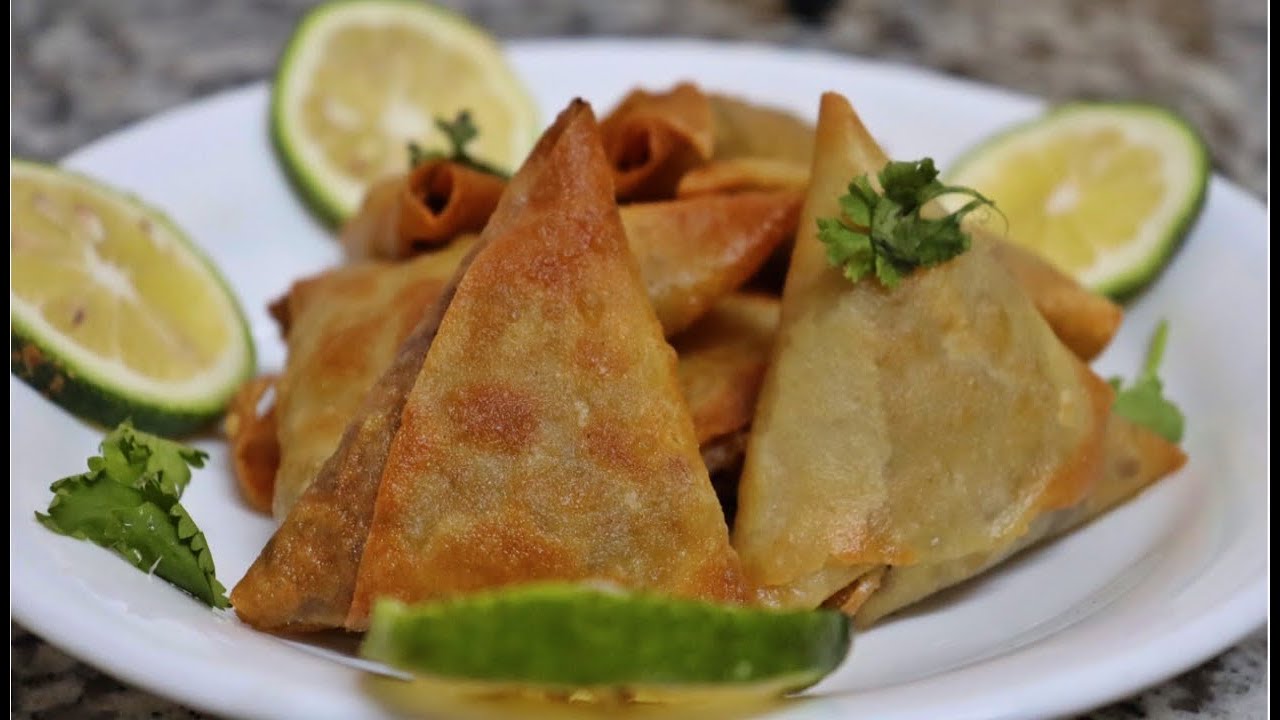 HOW TO MAKE SAMOSAS || SAMOSA POCKETS - YouTube