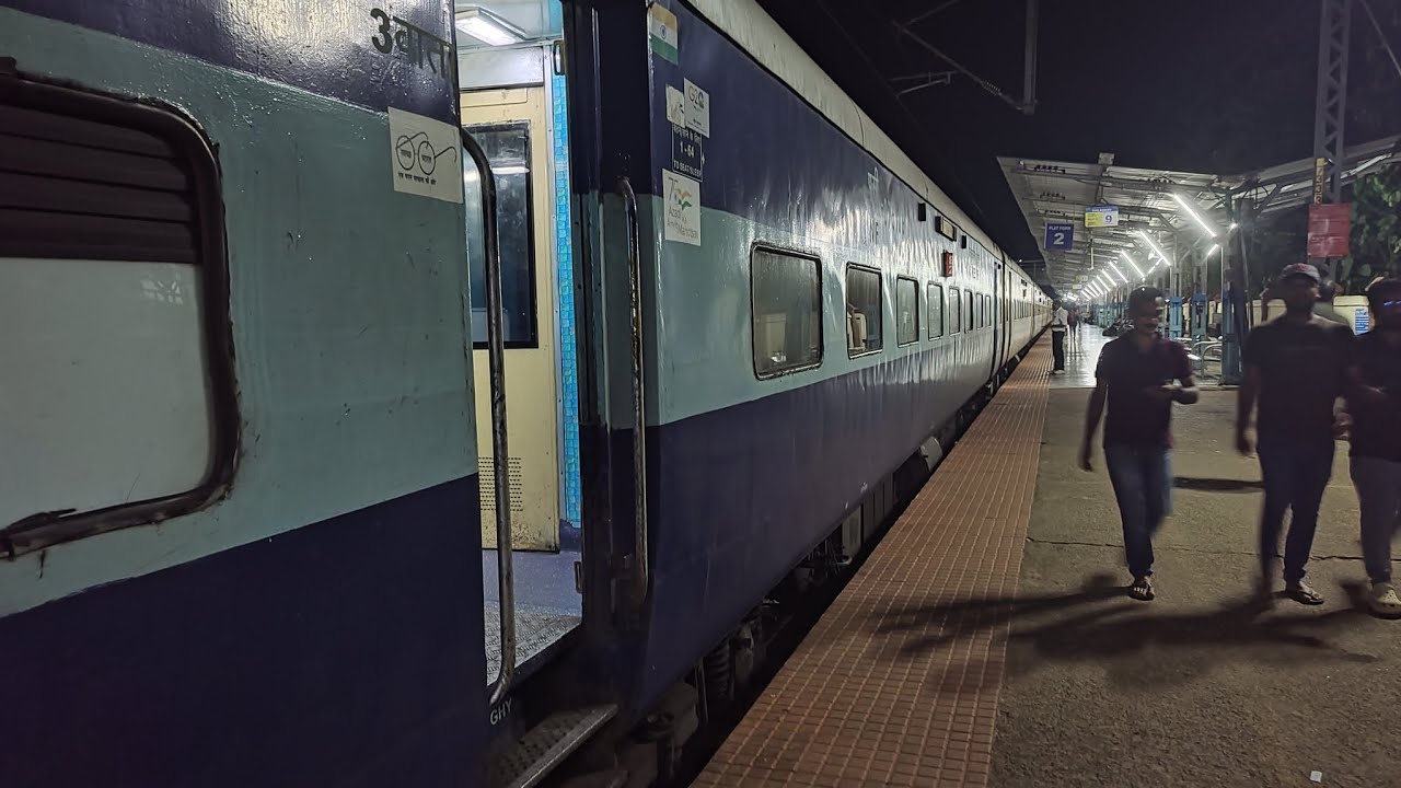 110KMPH RUN WITH CLEAR ICF TRACKSOUNDS INSIDE BLUE ICF AC COACH OF ...