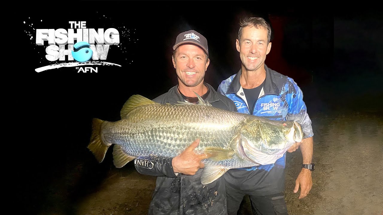 113cm Barra! Nighttime Fishing in Lake Tinaroo - YouTube