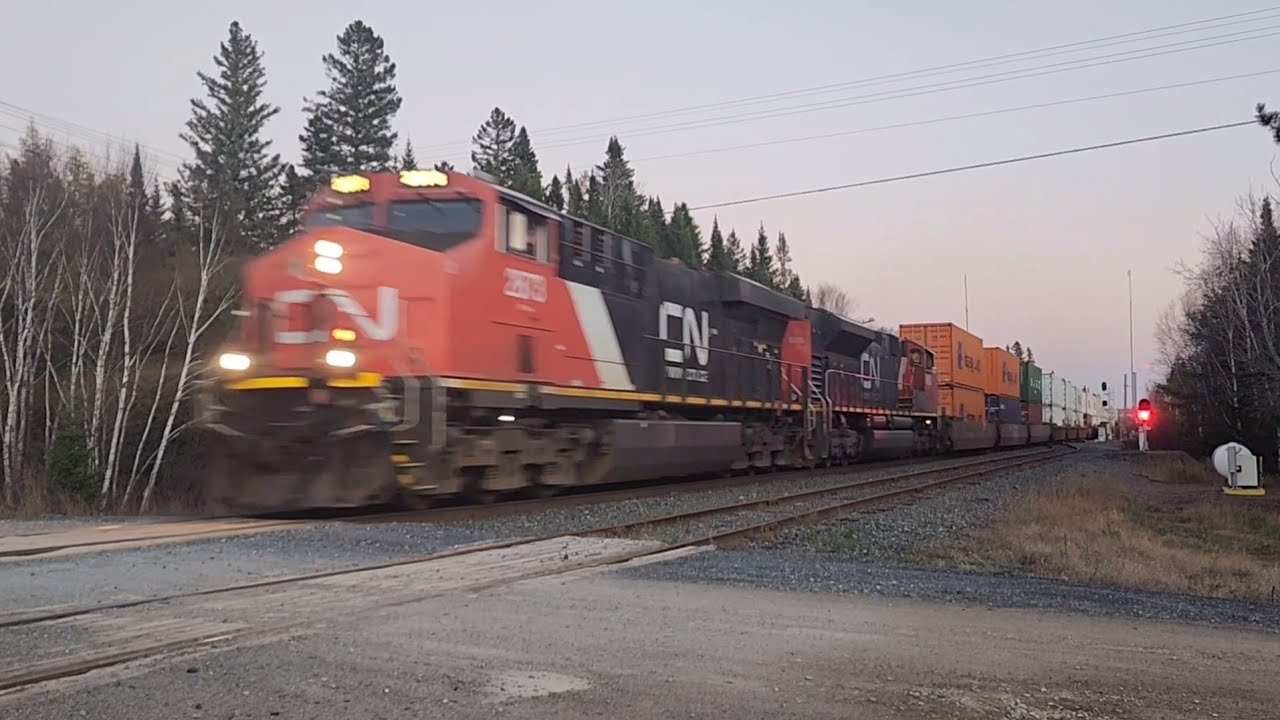 A long distance view of CN 123 at Juniper NB on Oct 22, 2022 - YouTube