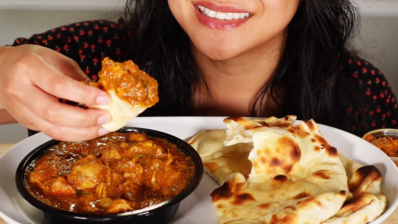 ASMR SPICY INDIAN CHICKEN CURRY MUKBANG w. Butter Naan & Mango Pickle ...