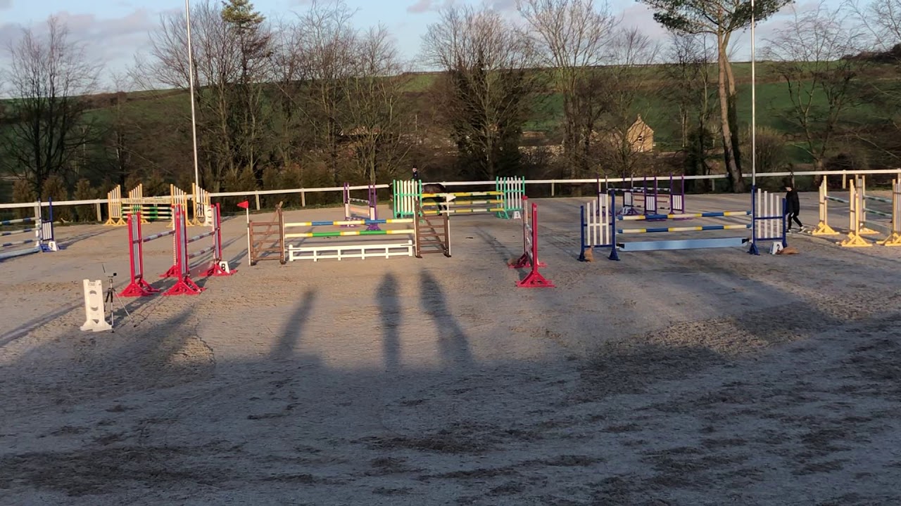 Dorset Showground. Foxhunter - YouTube