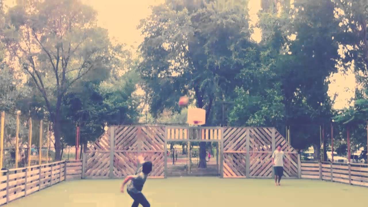 Punching a Basketball 2 / Удар по баскетбольному мячу 2 - YouTube