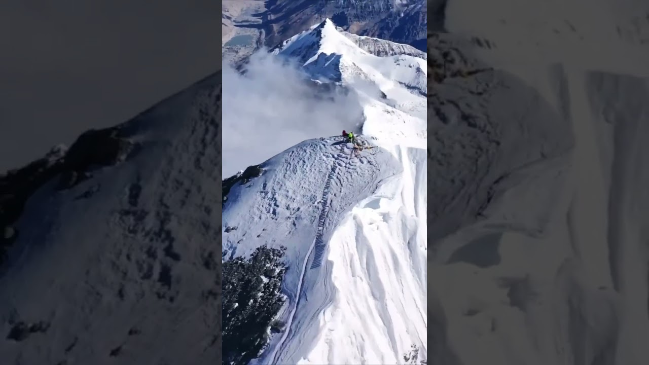 Flying Over Mount Everest #Shorts - YouTube