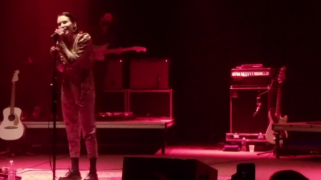 Meg Myers - Sorry (Columbus, 10-5-18) - YouTube