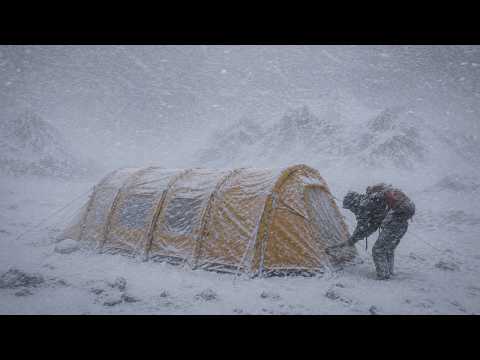Surviving insulated Tent with NO POWER | Extreme Off Grid Winter Life