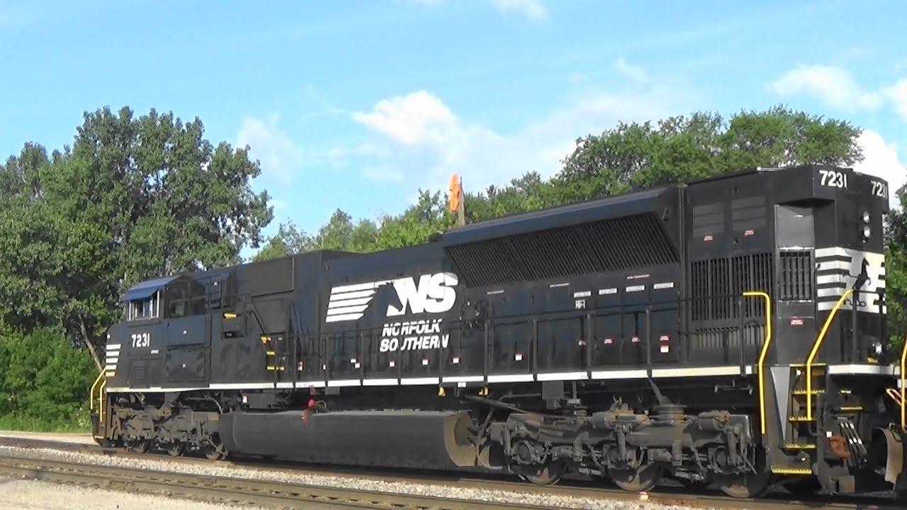 NS 7231- SD70ACU w/ BNSF Power, Davenport, IA, 7/3/17 - YouTube