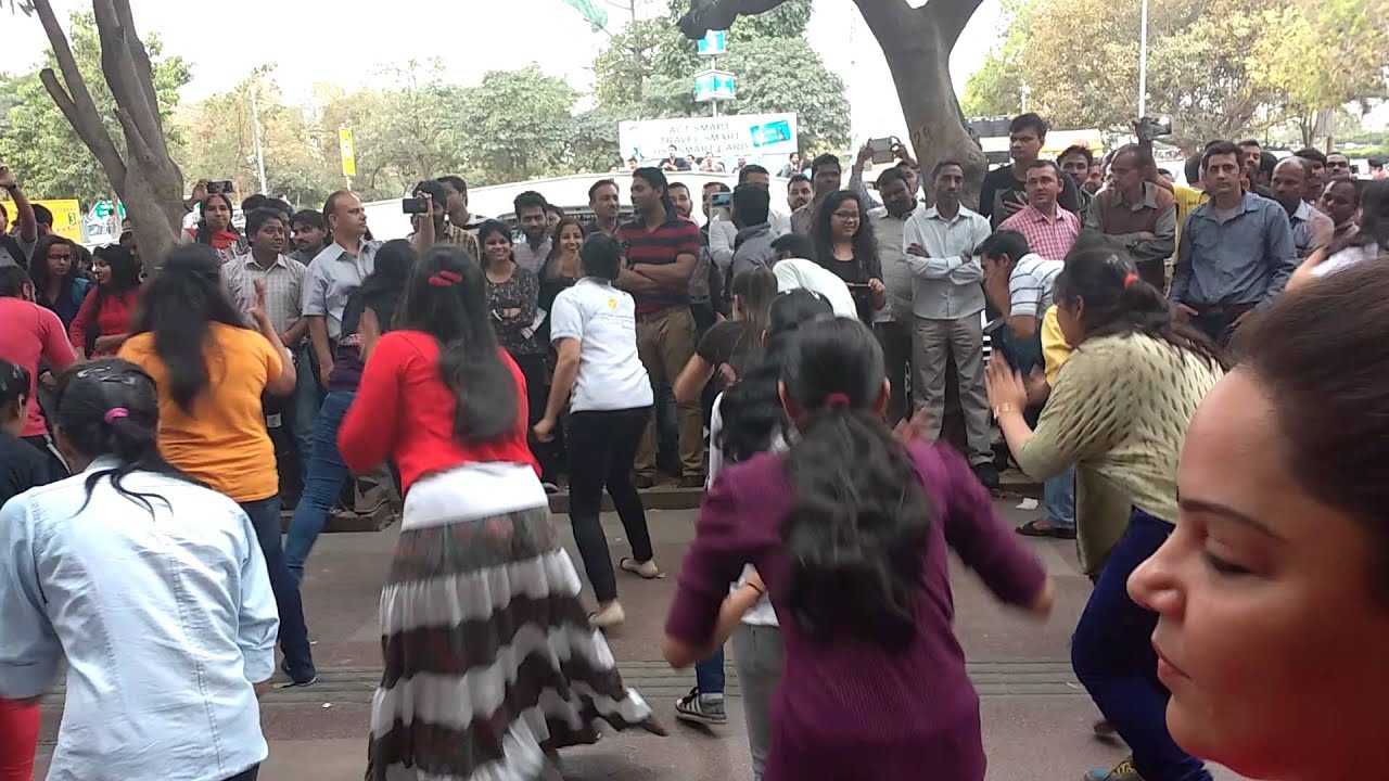 Best flash mob of 2016 - YouTube