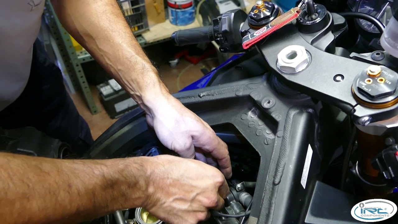 Installazione IRC Blipper su Yamaha R6 2017÷ - YouTube