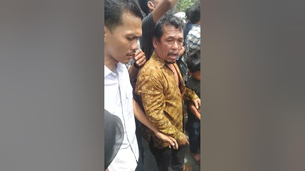 kedatangan RI 1 Yth Bpk Ir H Joko widodo ke kab labura di sambut histeris & antusias warga ...