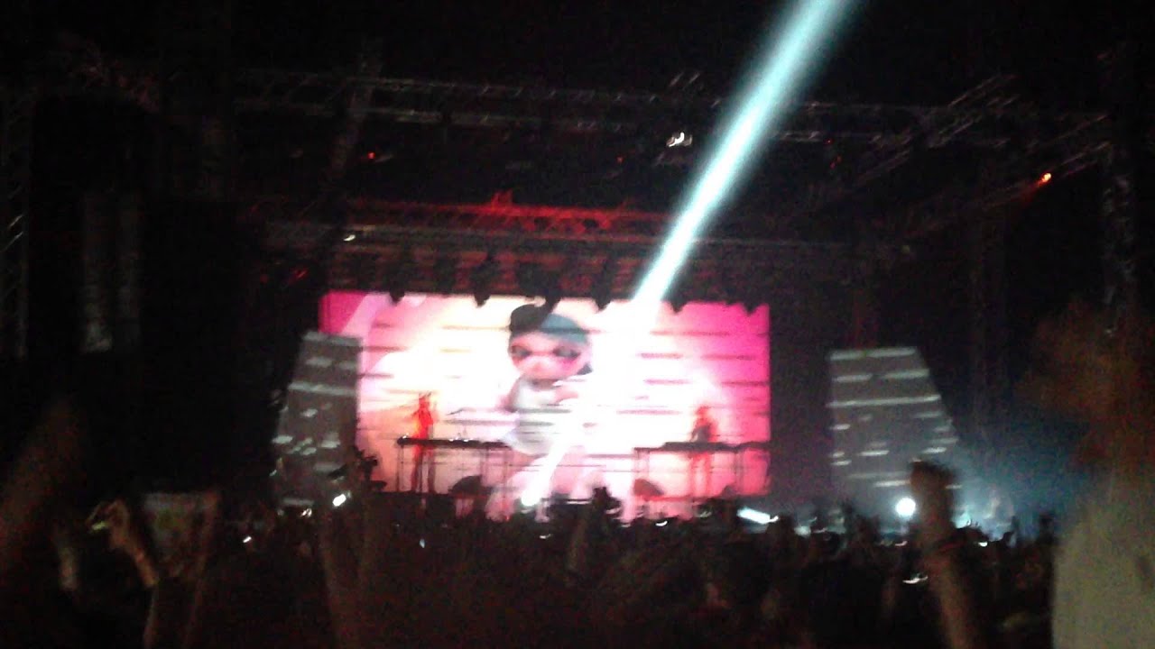 Studio Killers - Ode to the Bouncer - Live at Ilosaarirock 2014 - YouTube