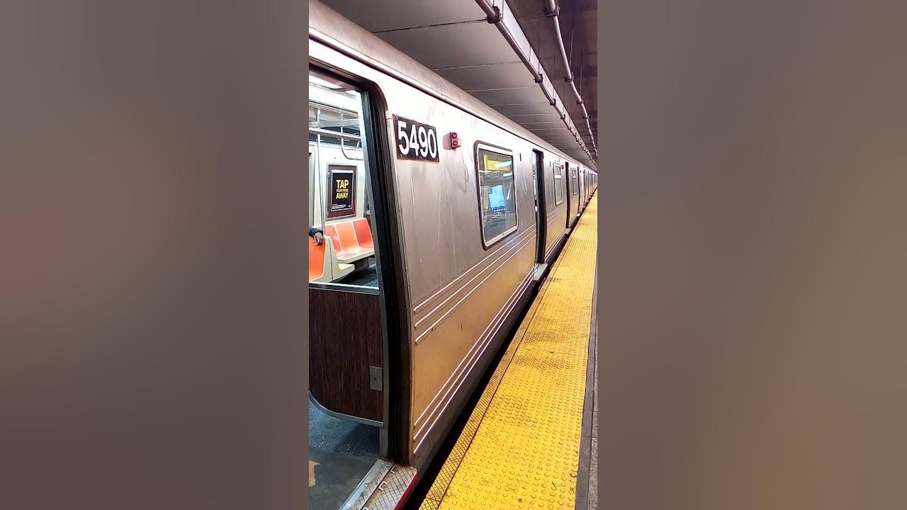 Brooklyn Bound R46 Q train entering and leaving 86th Street - YouTube