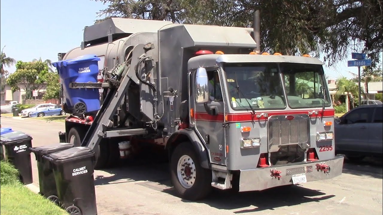 Athens Services Pete Amrep N3 Automated Side Loader - YouTube
