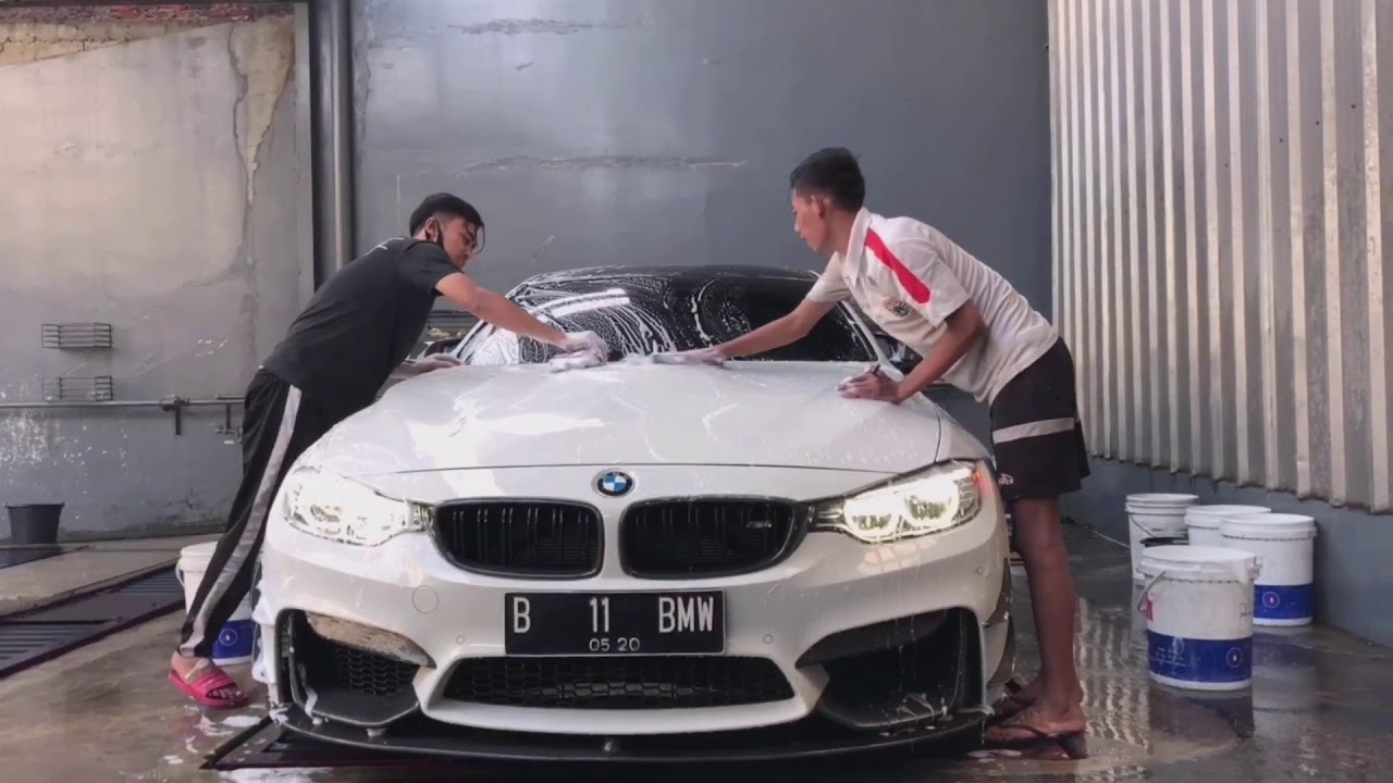 Cuci mobil premium BMW - YouTube