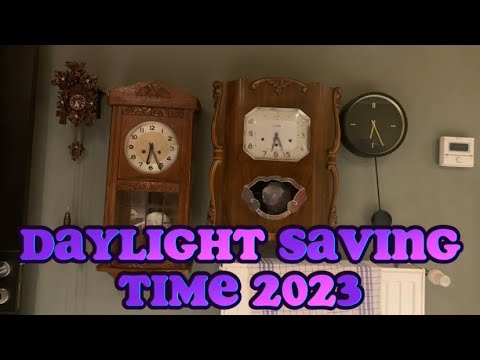 Daylight Savings Time (Fall 2023!) Changing the clocks backwards! - YouTube
