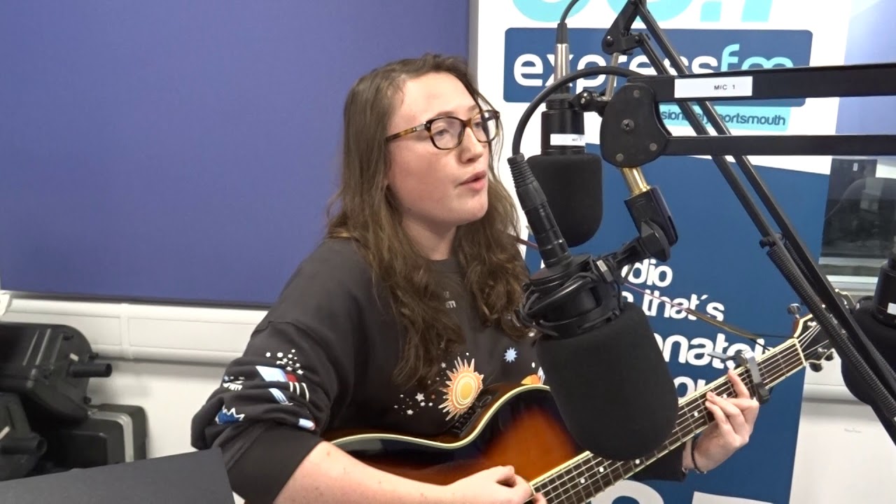 Lizzie Cullen - I NEED A BIT - Express FM - 04/02/18 - YouTube