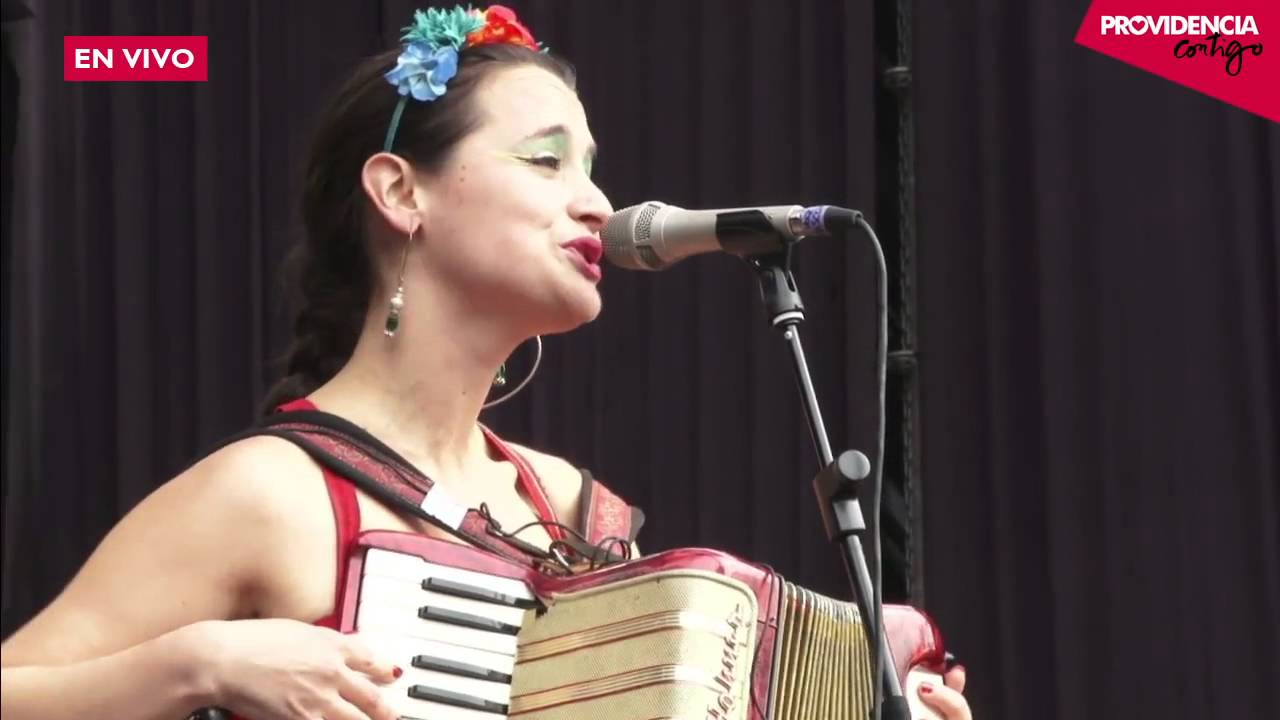 Pascuala Ilabaca y Fauna - Canción Quechua - Providencia - YouTube