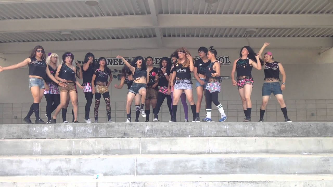 PVHS Powderpuff Cheerleaders SENIORS 2015 - YouTube