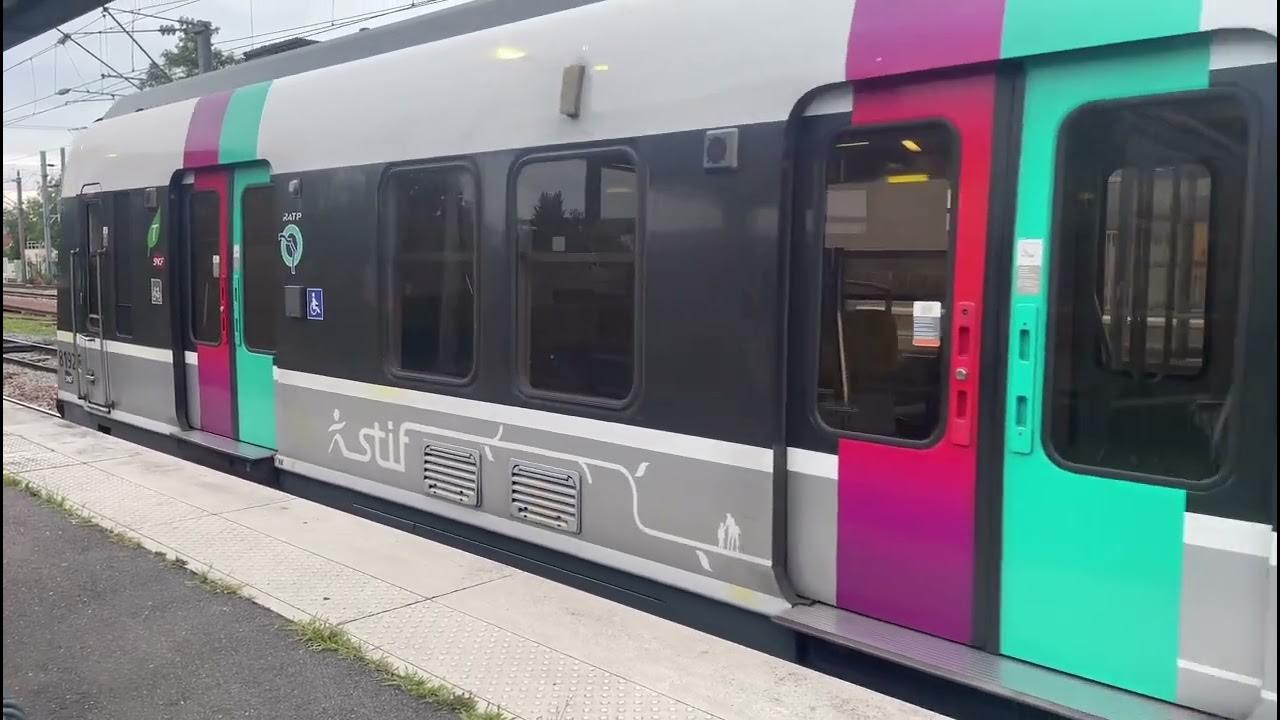 Les MI79 du RER B - YouTube
