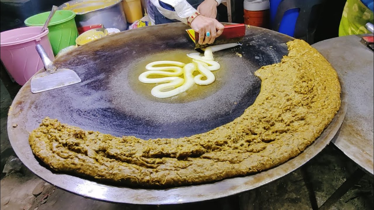 LETHAL STREET FOOD IN PAKISTAN | DELICIOUS MASALA TAWA FRY QEEMA | BEEF ...